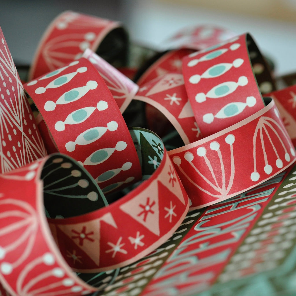 Christmas Paperchain Kit - Cambridge Imprint - Daisy Chain Gift Company